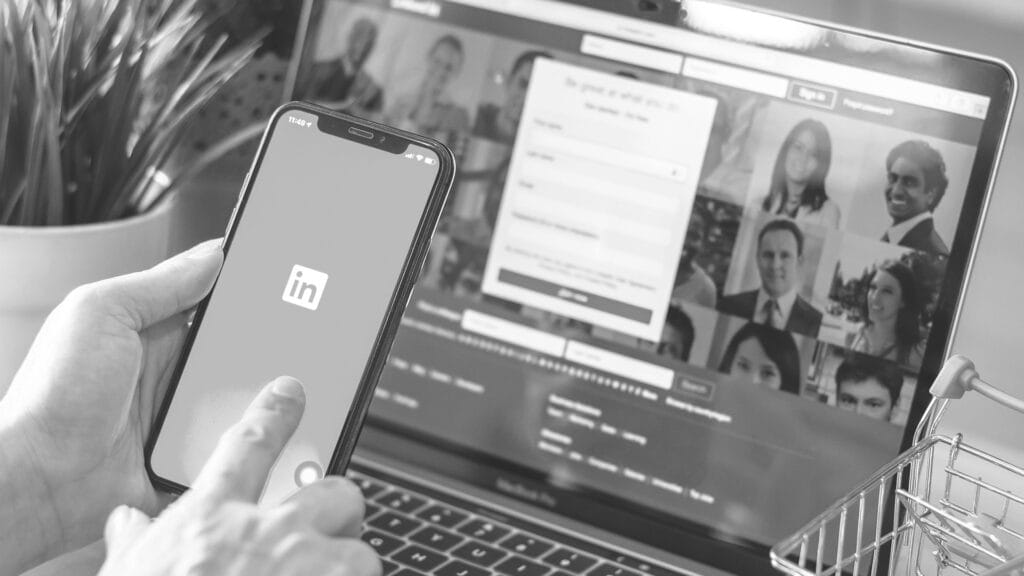 41+ LinkedIn Ad Examples to Capture Your Business Audience - Linear